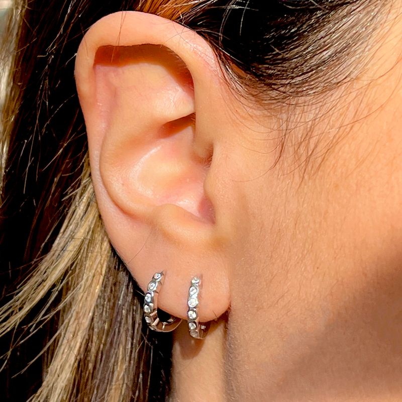 Brinco argola 14 mm bolinhas zircônia branca prata 925